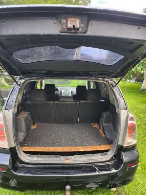 Melns Toyota Corolla Verso 2006 Viļņa, ar dzinēja tilpumu 2.23 L un nobraukumu 522 tūkst. km par 2000 €, foto 7 vietnē AUTOMOTO.COM.LV