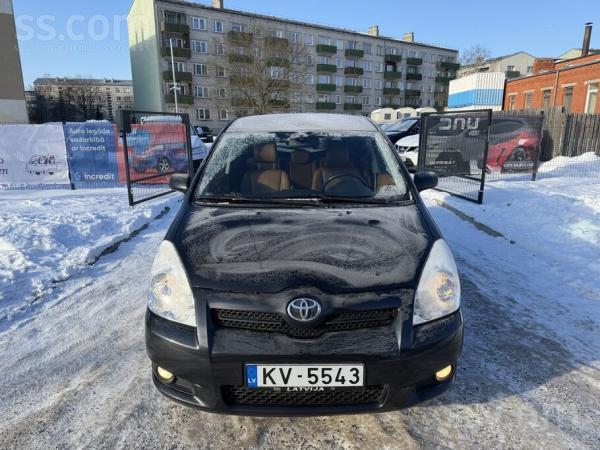 Black Toyota Corolla Verso 2007 in Ventspils, with an engine capacity of 2.20 L and mileage of 308 thousand km for 3100 €, photo 2 on AUTOMOTO.COM.LV