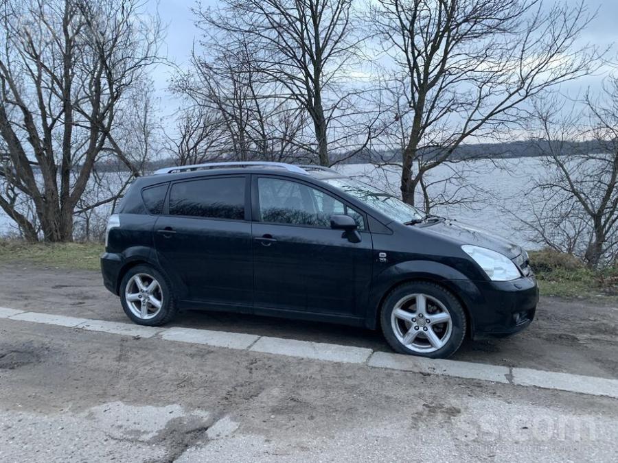 Melns Toyota Corolla Verso 2007 Rīga, ar dzinēja tilpumu 2.20 L un nobraukumu 345 tūkst. km par 1490 €, foto 1 vietnē AUTOMOTO.COM.LV