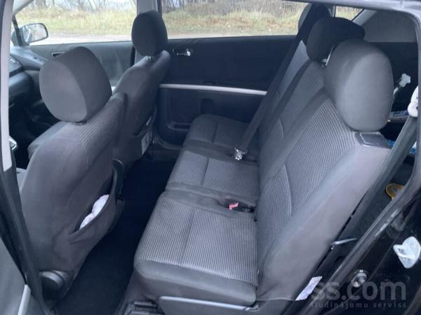 Melns Toyota Corolla Verso 2007 Rīga, ar dzinēja tilpumu 2.20 L un nobraukumu 345 tūkst. km par 1490 €, foto 4 vietnē AUTOMOTO.COM.LV