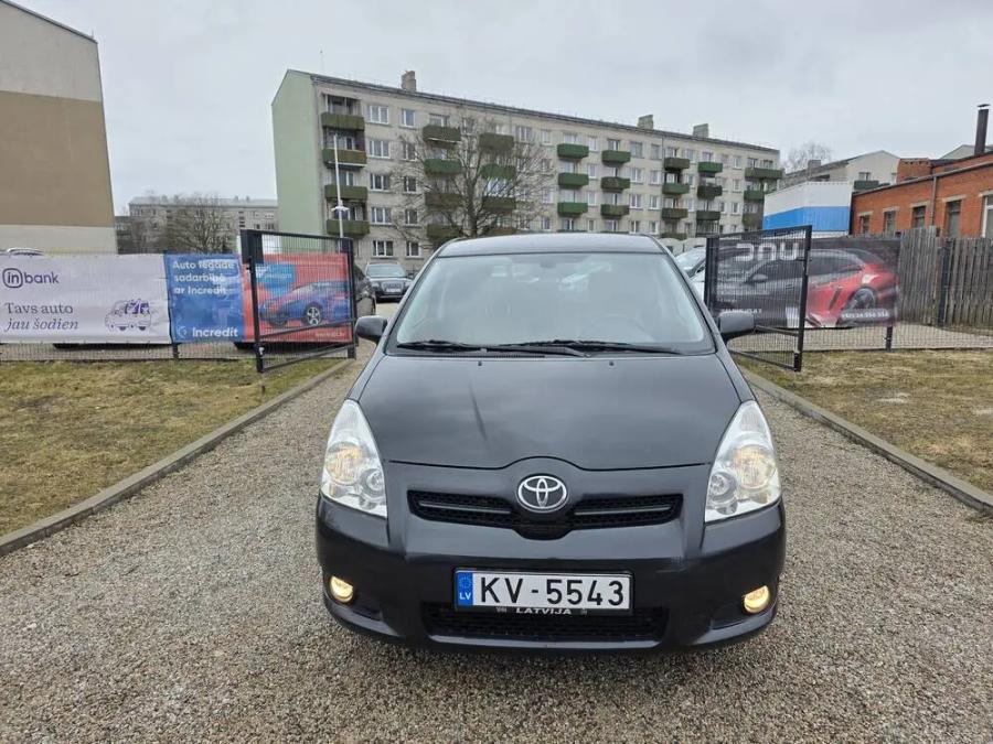 Melns Toyota Corolla Verso 2007 Ventspils, ar dzinēja tilpumu 2.20 L un nobraukumu 308 tūkst. km par 2350 €, foto 3 vietnē AUTOMOTO.COM.LV