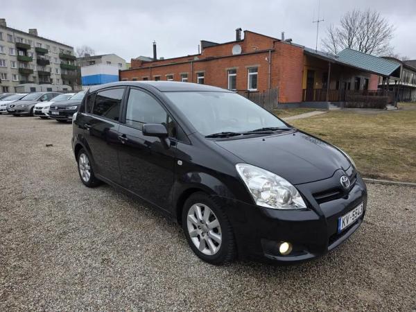 Black Toyota Corolla Verso 2007 in Ventspils, with an engine capacity of 2.20 L and mileage of 308 thousand km for 2350 €, photo 3 on AUTOMOTO.COM.LV