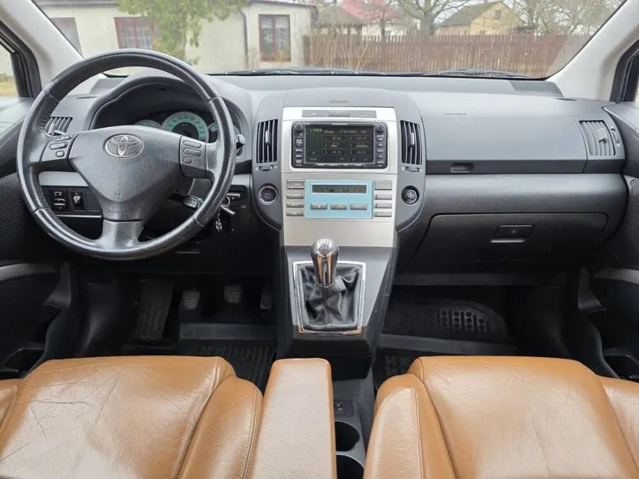 Melns Toyota Corolla Verso 2007 Ventspils, ar dzinēja tilpumu 2.20 L un nobraukumu 308 tūkst. km par 2350 €, foto 14 vietnē AUTOMOTO.COM.LV