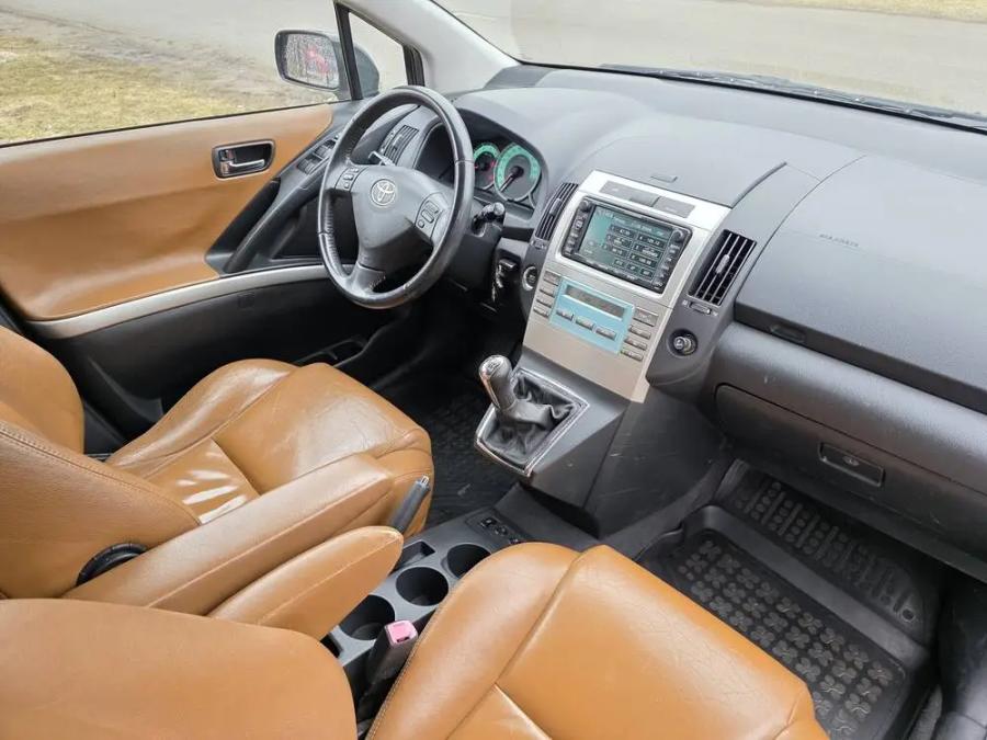 Melns Toyota Corolla Verso 2007 Ventspils, ar dzinēja tilpumu 2.20 L un nobraukumu 308 tūkst. km par 2350 €, foto 18 vietnē AUTOMOTO.COM.LV