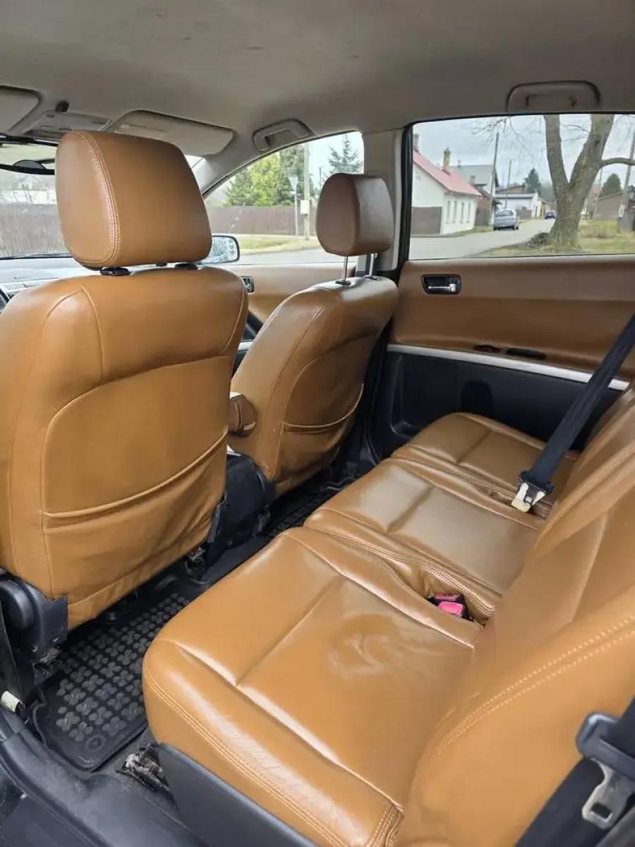 Melns Toyota Corolla Verso 2007 Ventspils, ar dzinēja tilpumu 2.20 L un nobraukumu 308 tūkst. km par 2350 €, foto 20 vietnē AUTOMOTO.COM.LV