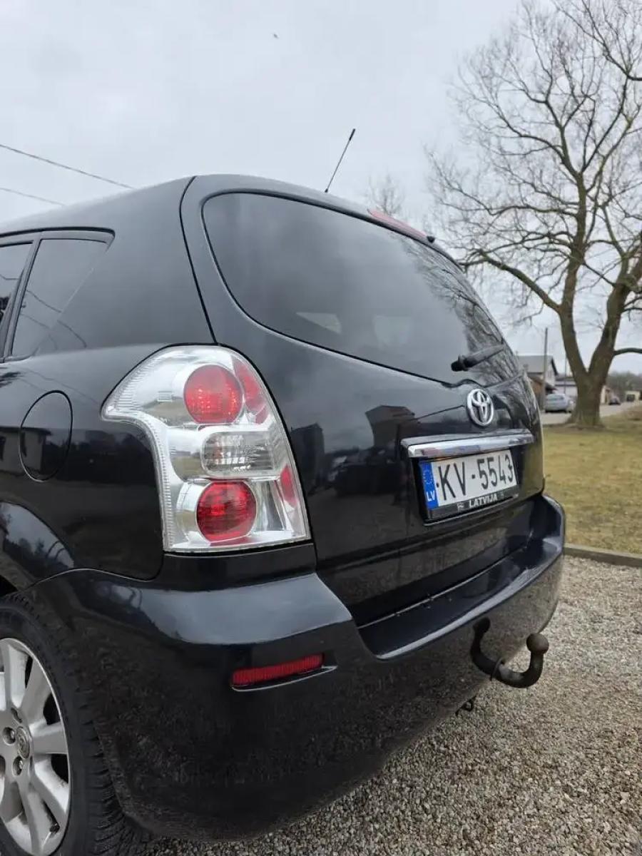 Melns Toyota Corolla Verso 2007 Ventspils, ar dzinēja tilpumu 2.20 L un nobraukumu 308 tūkst. km par 2350 €, foto 25 vietnē AUTOMOTO.COM.LV