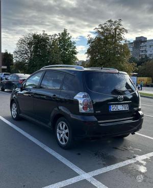 Black Toyota Corolla Verso 2007 in Vilnius, with an engine capacity of 2.23 L and mileage of 240 thousand km for 1999 €, photo 3 on AUTOMOTO.COM.LV