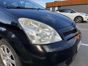 Black Toyota Corolla Verso 2007 in Vilnius, with an engine capacity of 2.23 L and mileage of 240 thousand km for 1999 €, photo 9 on AUTOMOTO.COM.LV