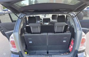 Black Toyota Corolla Verso 2007 in Vilnius, with an engine capacity of 2.23 L and mileage of 240 thousand km for 1999 €, photo 17 on AUTOMOTO.COM.LV