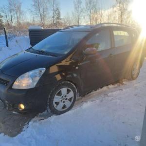 Black Toyota Corolla Verso 2008 in Vilnius, with an engine capacity of 2.20 L and mileage of 300 thousand km for 1300 €, photo  on AUTOMOTO.COM.LV