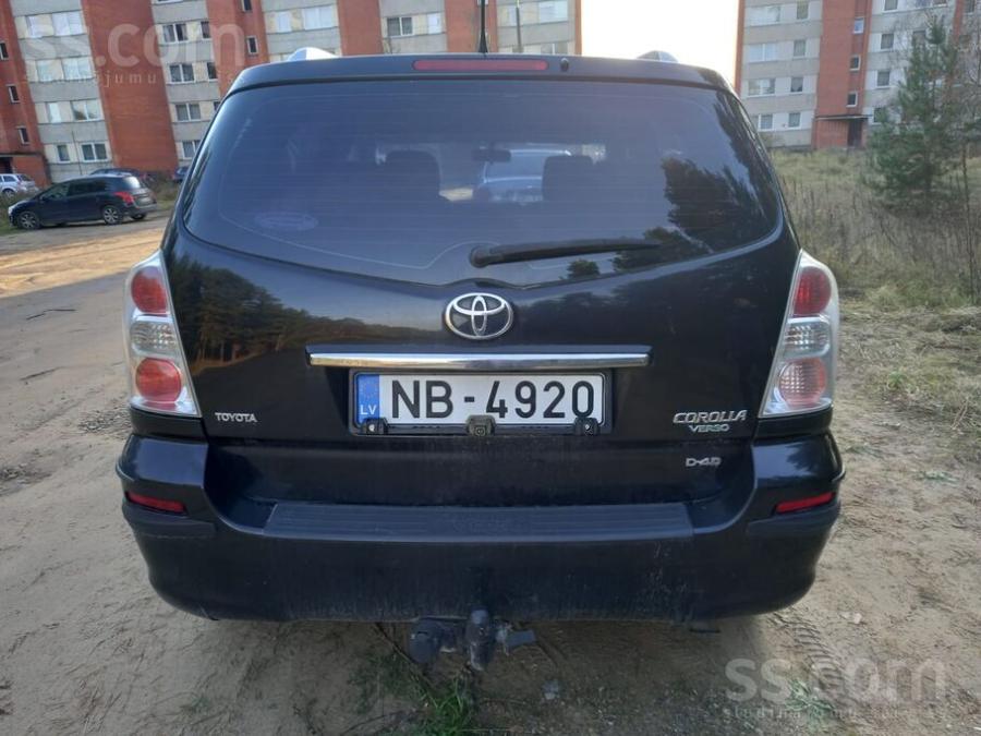 Melns Toyota Corolla Verso 2008 Daugavpils, ar dzinēja tilpumu 2.20 L un nobraukumu 226 tūkst. km par 1800 €, foto 6 vietnē AUTOMOTO.COM.LV
