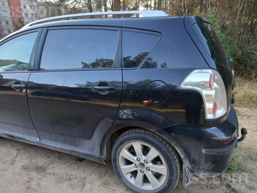 Melns Toyota Corolla Verso 2008 Daugavpils, ar dzinēja tilpumu 2.20 L un nobraukumu 226 tūkst. km par 1800 €, foto 7 vietnē AUTOMOTO.COM.LV