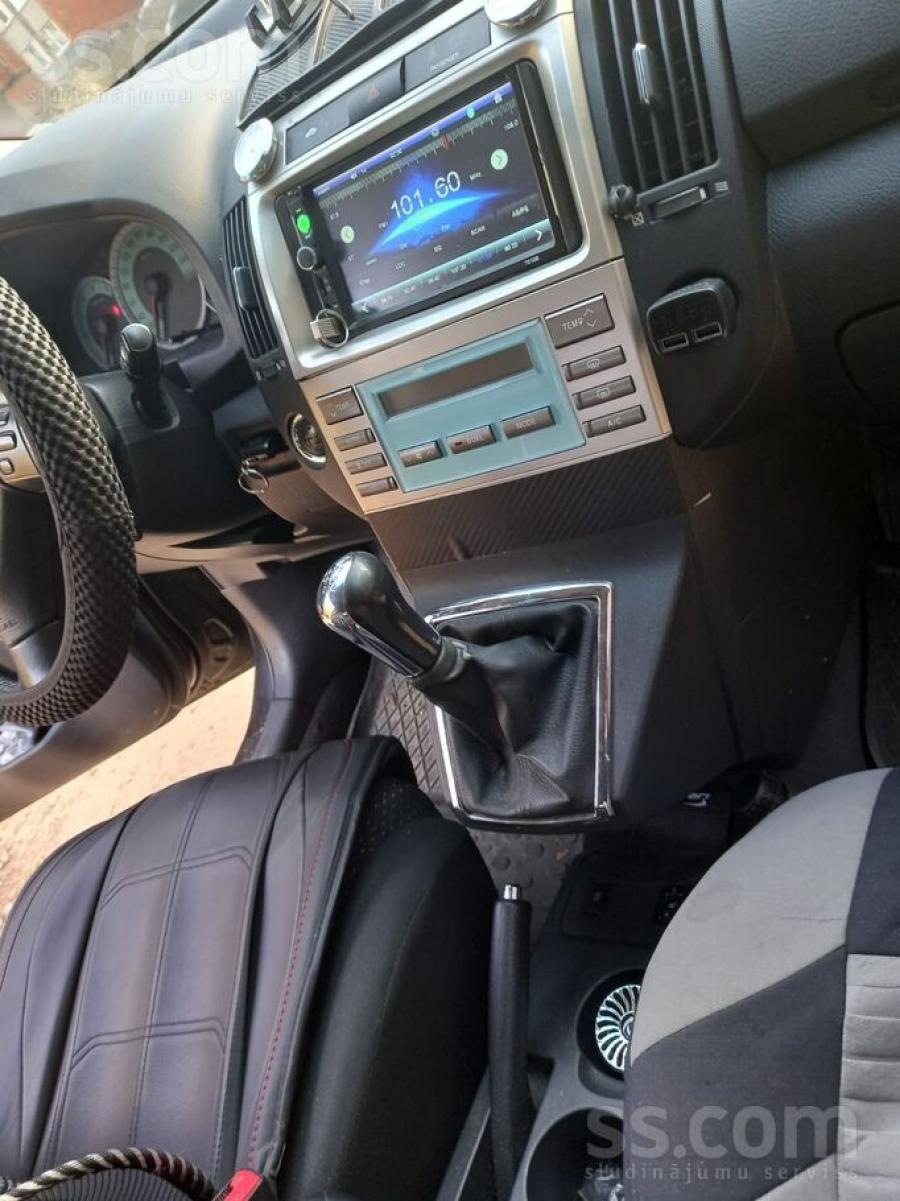 Melns Toyota Corolla Verso 2008 Daugavpils, ar dzinēja tilpumu 2.20 L un nobraukumu 226 tūkst. km par 1800 €, foto 10 vietnē AUTOMOTO.COM.LV