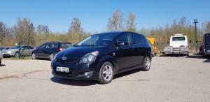 Black Toyota Corolla Verso 2008 in Valmiera, with an engine capacity of 2.20 L and mileage of 266 thousand km for 1650 €, photo 8 on AUTOMOTO.COM.LV