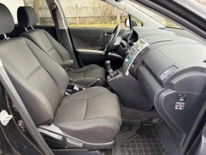 Black Toyota Corolla Verso 2005 in Narva, with an engine capacity of 2.20 L and mileage of 270 thousand km for 1690 €, photo 9 on AUTOMOTO.COM.LV