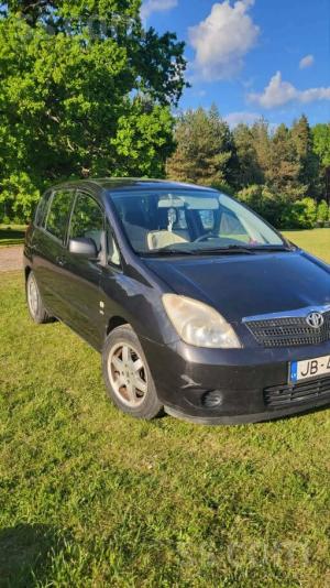 Black Toyota Corolla Verso 2002 in Dobele, with an engine capacity of 1.60 L and mileage of 284 thousand km for 950 €, photo  on AUTOMOTO.COM.LV