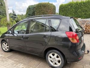 Melns Toyota Corolla Verso 2002 Viļņa, ar dzinēja tilpumu 2.00 L un nobraukumu 385 tūkst. km par 1000 €, foto 8 vietnē AUTOMOTO.COM.LV