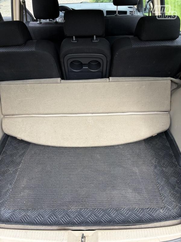 Melns Toyota Corolla Verso 2002 Viļņa, ar dzinēja tilpumu 2.00 L un nobraukumu 385 tūkst. km par 1000 €, foto 8 vietnē AUTOMOTO.COM.LV