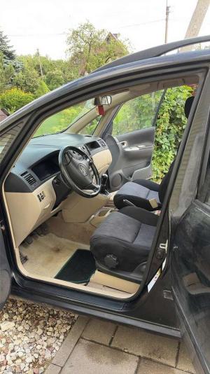 Melns Toyota Corolla Verso 2002 Viļņa, ar dzinēja tilpumu 0.00 L un nobraukumu 385 tūkst. km par 995 €, foto 5 vietnē AUTOMOTO.COM.LV