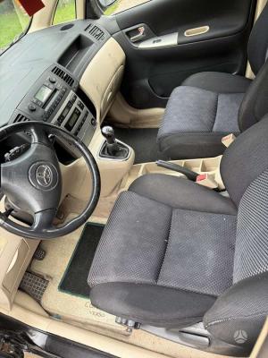 Melns Toyota Corolla Verso 2002 Viļņa, ar dzinēja tilpumu 0.00 L un nobraukumu 385 tūkst. km par 995 €, foto 7 vietnē AUTOMOTO.COM.LV
