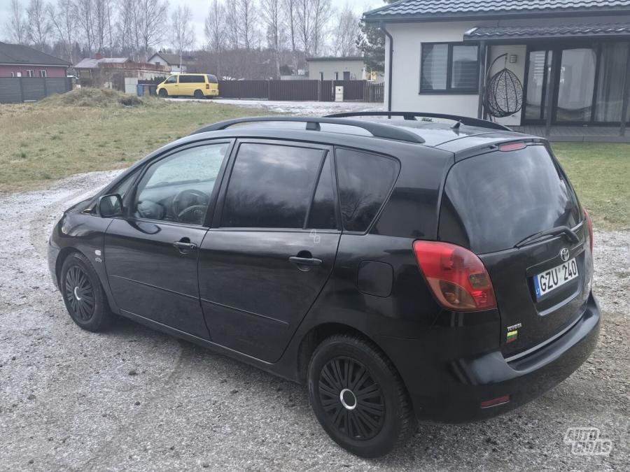 Melns Toyota Corolla Verso 2004 Šauļi, ar dzinēja tilpumu 2.00 L un nobraukumu 241 tūkst. km par 750 €, foto 4 vietnē AUTOMOTO.COM.LV