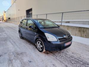 Black Toyota Corolla Verso 2005 in Vilnius, with an engine capacity of 2.00 L and mileage of 296 thousand km for 1300 €, photo 3 on AUTOMOTO.COM.LV
