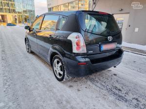 Black Toyota Corolla Verso 2005 in Vilnius, with an engine capacity of 2.00 L and mileage of 296 thousand km for 1300 €, photo 4 on AUTOMOTO.COM.LV