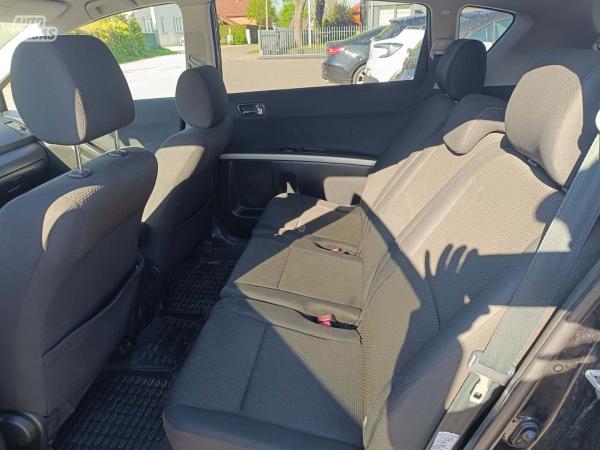 Melns Toyota Corolla Verso 2005 Marijampole, ar dzinēja tilpumu 1.80 L un nobraukumu 342 tūkst. km par 2800 €, foto 7 vietnē AUTOMOTO.COM.LV