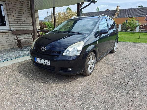 Black Toyota Corolla Verso 2005 in Kedainiai, with an engine capacity of 2.00 L and mileage of 326 thousand km for 1800 €, photo 2 on AUTOMOTO.COM.LV