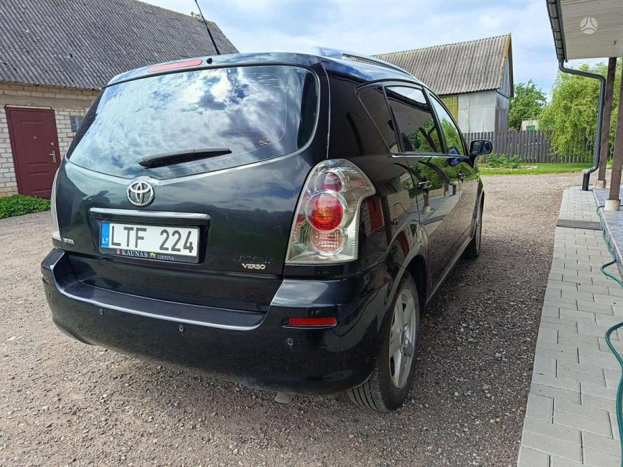 Melns Toyota Corolla Verso 2005 Kėdainiai, ar dzinēja tilpumu 2.00 L un nobraukumu 326 tūkst. km par 1800 €, foto 5 vietnē AUTOMOTO.COM.LV