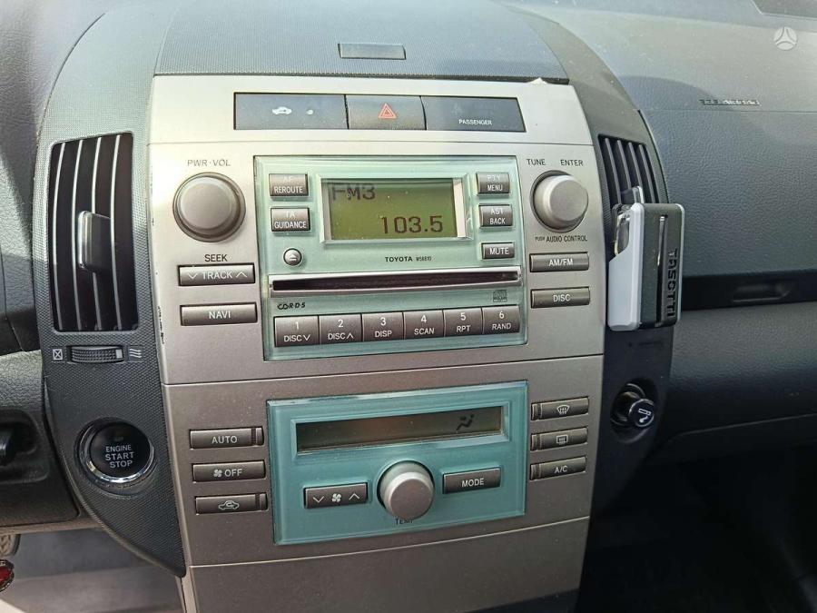 Melns Toyota Corolla Verso 2005 Kėdainiai, ar dzinēja tilpumu 2.00 L un nobraukumu 326 tūkst. km par 1800 €, foto 11 vietnē AUTOMOTO.COM.LV