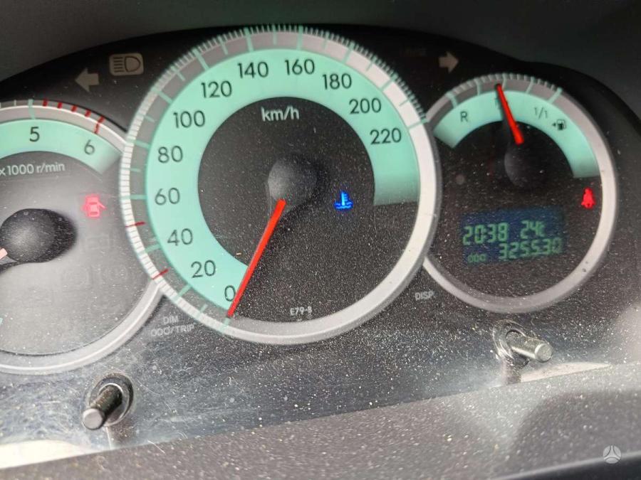 Melns Toyota Corolla Verso 2005 Kėdainiai, ar dzinēja tilpumu 2.00 L un nobraukumu 326 tūkst. km par 1800 €, foto 12 vietnē AUTOMOTO.COM.LV
