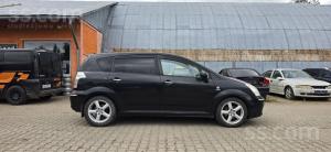 Black Toyota Corolla Verso 2005 in Valmiera, with an engine capacity of 2.20 L and mileage of 307 thousand km for 1550 €, photo 3 on AUTOMOTO.COM.LV