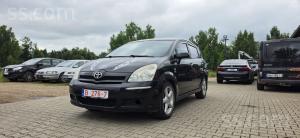 Black Toyota Corolla Verso 2005 in Valmiera, with an engine capacity of 2.20 L and mileage of 307 thousand km for 1550 €, photo 7 on AUTOMOTO.COM.LV