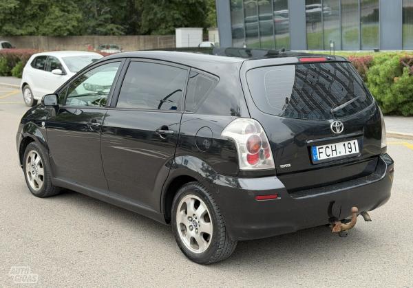 Melns Toyota Corolla Verso 2005 Viļņa, ar dzinēja tilpumu 2.00 L un nobraukumu 338 tūkst. km par 850 €, foto 3 vietnē AUTOMOTO.COM.LV