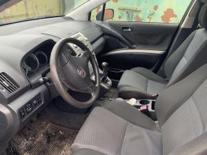 Black Toyota Corolla Verso 2005 in Vilnius, with an engine capacity of 2.00 L and mileage of 300 thousand km for 900 €, photo 4 on AUTOMOTO.COM.LV