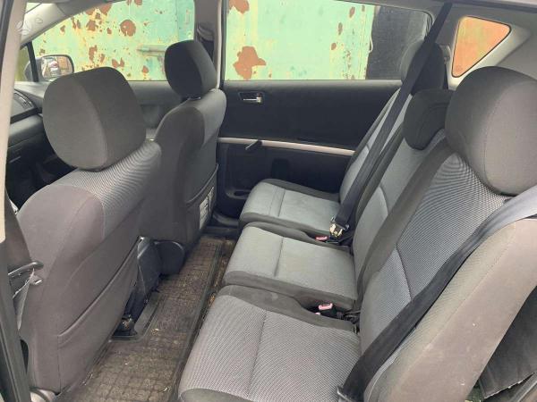 Melns Toyota Corolla Verso 2005 Viļņa, ar dzinēja tilpumu 2.00 L un nobraukumu 300 tūkst. km par 900 €, foto 5 vietnē AUTOMOTO.COM.LV