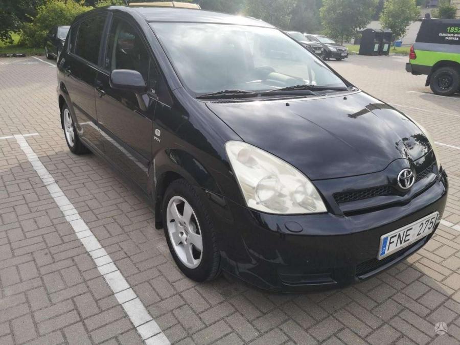 Black Toyota Corolla Verso 2005 in Birstonas, with an engine capacity of 1.80 L and mileage of 223 thousand km for 2550 €, photo 3 on AUTOMOTO.COM.LV