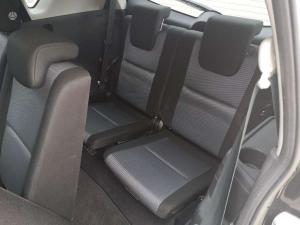 Black Toyota Corolla Verso 2005 in Birstonas, with an engine capacity of 1.80 L and mileage of 223 thousand km for 2550 €, photo 10 on AUTOMOTO.COM.LV