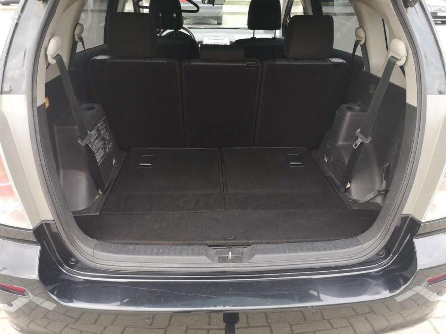 Black Toyota Corolla Verso 2005 in Birstonas, with an engine capacity of 1.80 L and mileage of 223 thousand km for 2550 €, photo 12 on AUTOMOTO.COM.LV