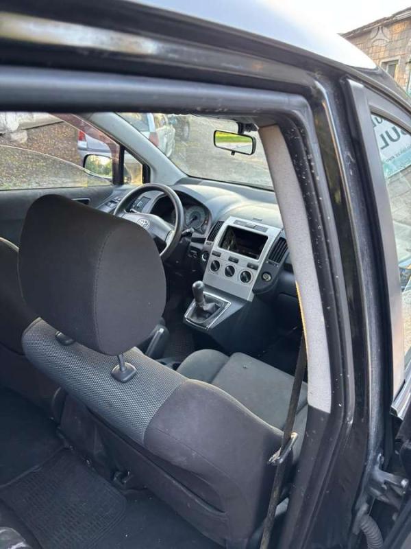 Melns Toyota Corolla Verso 2005 Joniškis, ar dzinēja tilpumu 2.00 L un nobraukumu 400 tūkst. km par 650 €, foto 8 vietnē AUTOMOTO.COM.LV