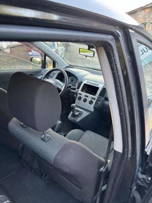 Black Toyota Corolla Verso 2005 in Joniskis, with an engine capacity of 2.00 L and mileage of 400 thousand km for 650 €, photo 8 on AUTOMOTO.COM.LV