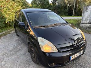 Black Toyota Corolla Verso 2005 in Joniskis, with an engine capacity of 2.00 L and mileage of 400 thousand km for 650 €, photo 9 on AUTOMOTO.COM.LV