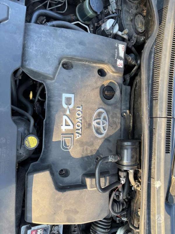 Melns Toyota Corolla Verso 2005 Joniškis, ar dzinēja tilpumu 2.00 L un nobraukumu 400 tūkst. km par 650 €, foto 11 vietnē AUTOMOTO.COM.LV