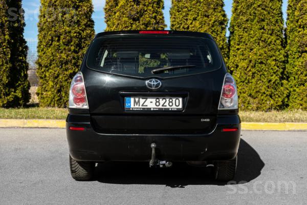Black Toyota Corolla Verso 2006 in Jelgava, with an engine capacity of 2.20 L and mileage of 280 thousand km for 2450 €, photo 5 on AUTOMOTO.COM.LV