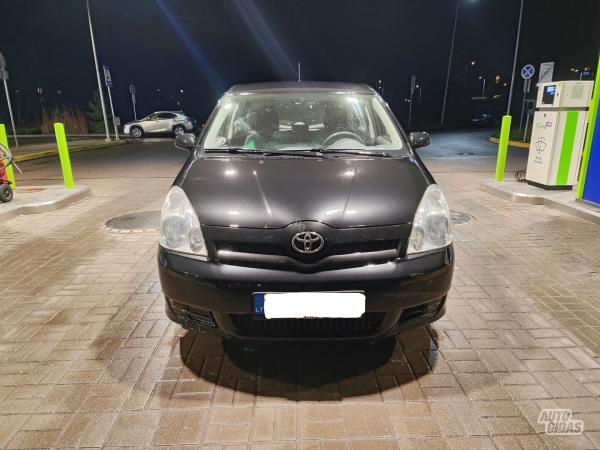Melns Toyota Corolla Verso 2006 Viļņa, ar dzinēja tilpumu 2.00 L un nobraukumu 250 tūkst. km par 1100 €, foto 1 vietnē AUTOMOTO.COM.LV