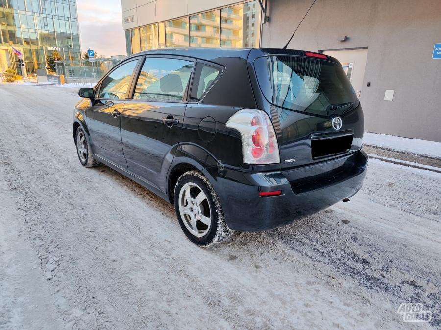 Melns Toyota Corolla Verso 2006 Viļņa, ar dzinēja tilpumu 2.00 L un nobraukumu 239 tūkst. km par 1000 €, foto 6 vietnē AUTOMOTO.COM.LV