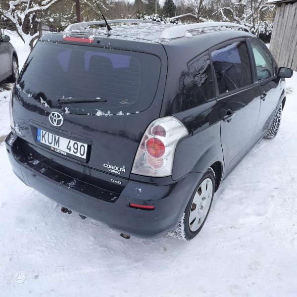 Melns Toyota Corolla Verso 2006 Širvintos, ar dzinēja tilpumu 2.23 L un nobraukumu 294 tūkst. km par 2150 €, foto 4 vietnē AUTOMOTO.COM.LV