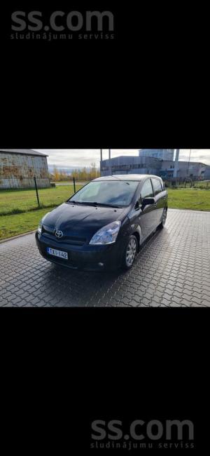 Black Toyota Corolla Verso 2006 in Gulbene, with an engine capacity of 2.20 L and mileage of 395 thousand km for 1900 €, photo  on AUTOMOTO.COM.LV