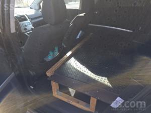 Black Toyota Corolla Verso 2006 in Gulbene, with an engine capacity of 2.20 L and mileage of 395 thousand km for 1900 €, photo 8 on AUTOMOTO.COM.LV
